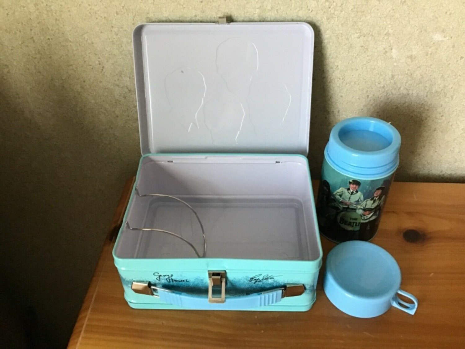 Beatles Metal Lunch Box w/ Thermos New Lunchbox Replica 1965 + Stereo ...