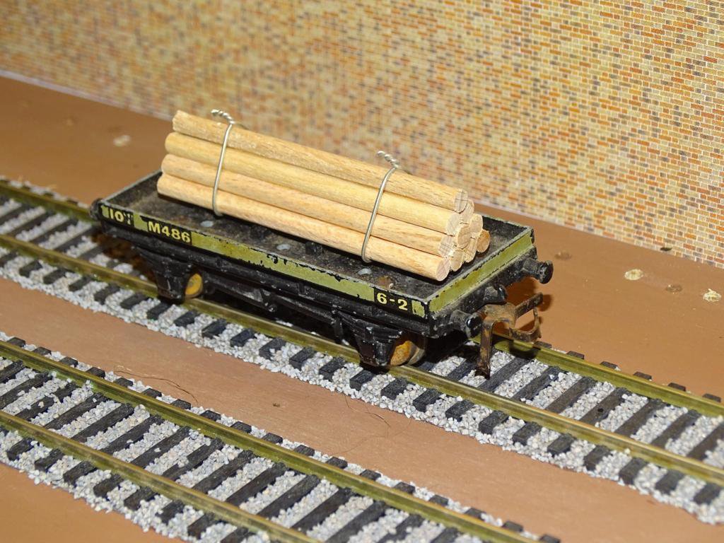 Log Piles OO Gauge Wagon Loads 4 Sets x4 Sizes + FREE Advertising Signs ...