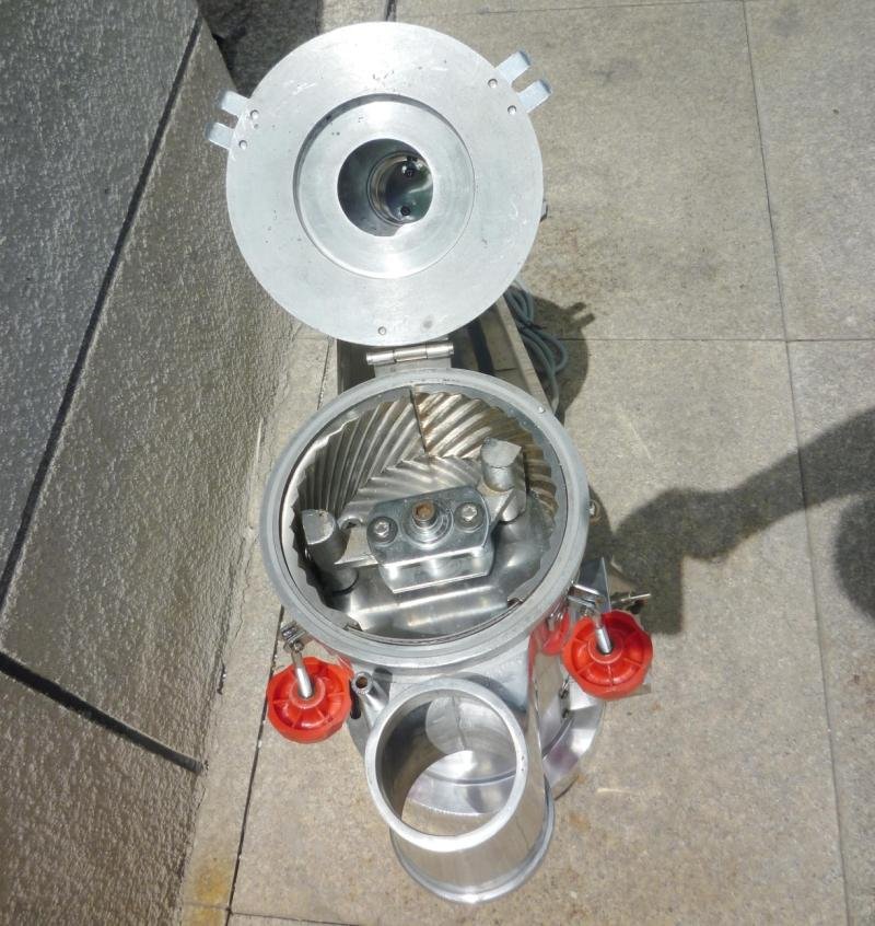 30kg/h Automatic desktop continuous Hammer Mill Herb Grinder, pulverizer