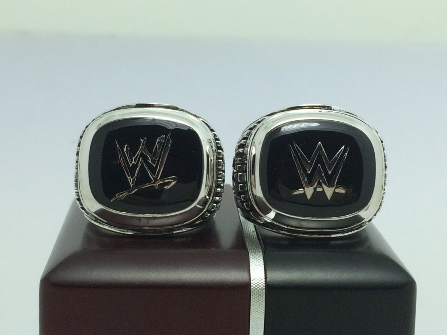 One Set 2 PCS 2014 2015 WWE Hall of Fame Ring World Title Championship ...