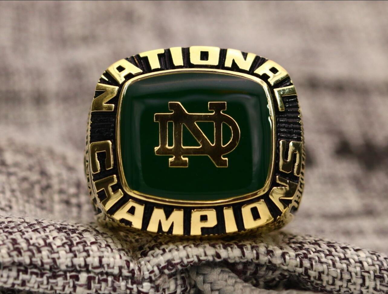 1977 Notre Dame Fighting Irish Football NCAA National championship ring ...
