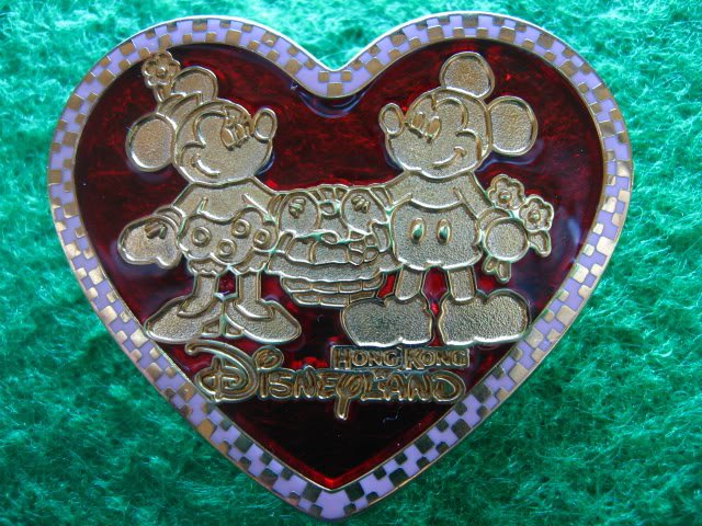 Disney Pin 2007 HKDL Mickey and Minnie - Stained Glass Heart