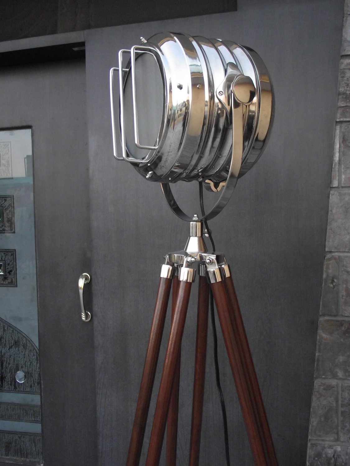 SEARCH LIGHT WITH BROWN WOOD TRIPOD STAND