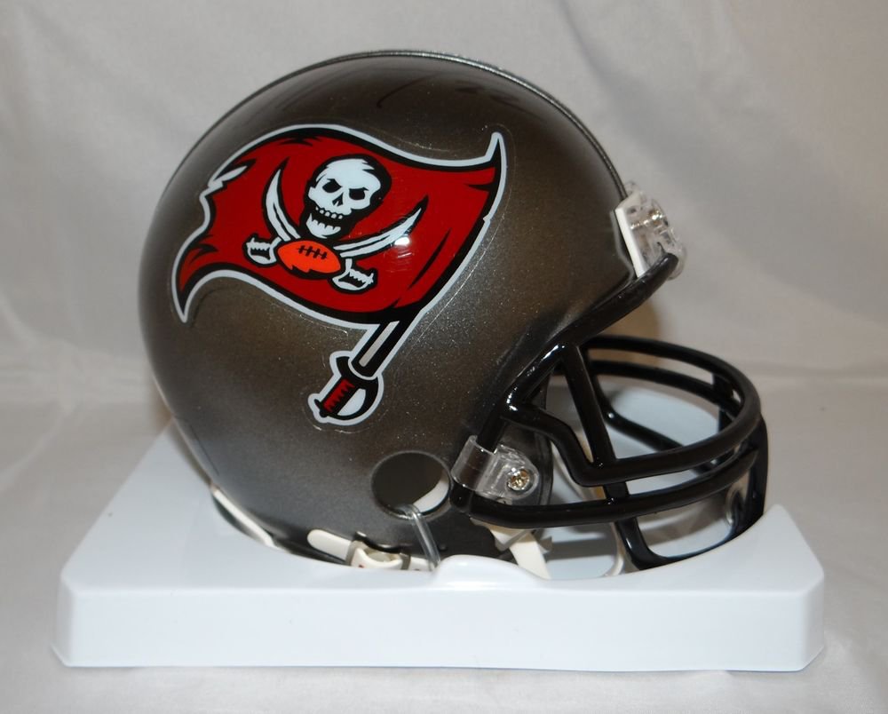 Doug Martin Autographed Tampa Bay Buccaneers *Black Mini Helmet- JSA Auth
