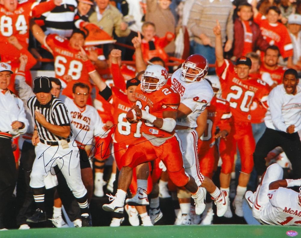Barry Sanders Autographed 16x20 OSU Against OU Photo- Schwartz ...