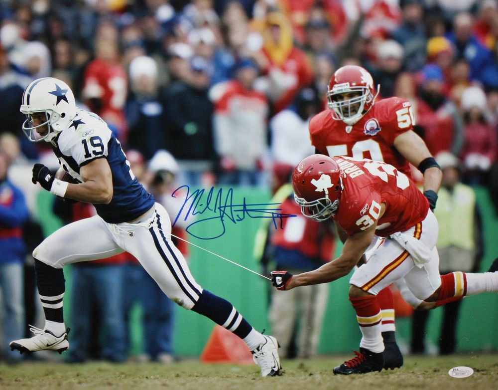 Miles Austin Autographed 16x20 Pulled String Photo- JSA Authenticated