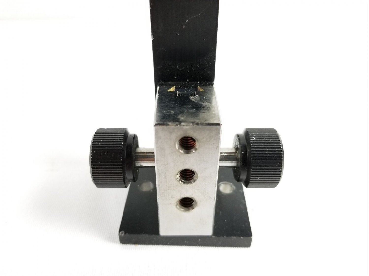 Edmund Optics Breadboard Vertical 2 Knob Adjuster