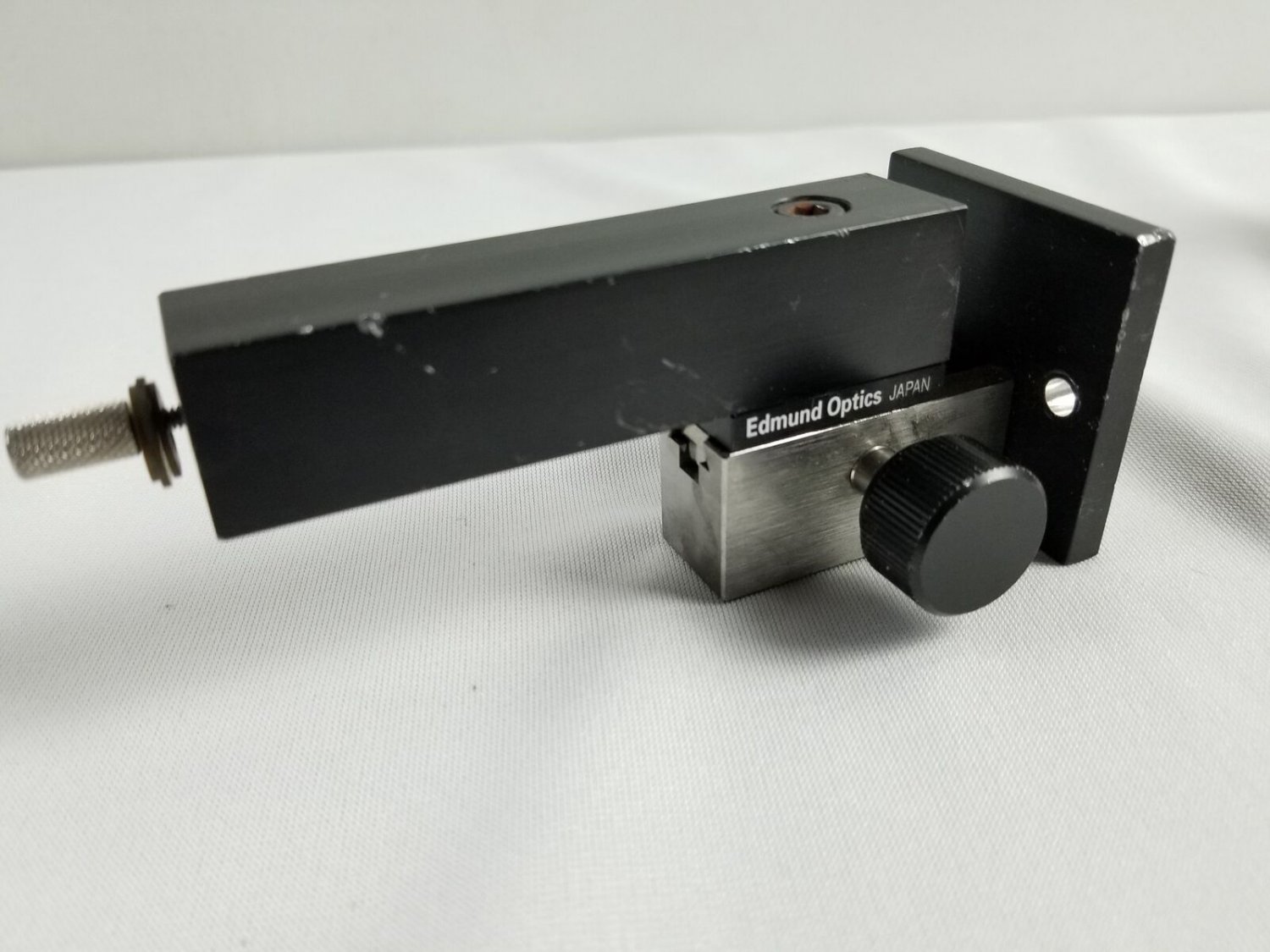 Edmund Optics Breadboard Vertical 2 Knob Adjuster