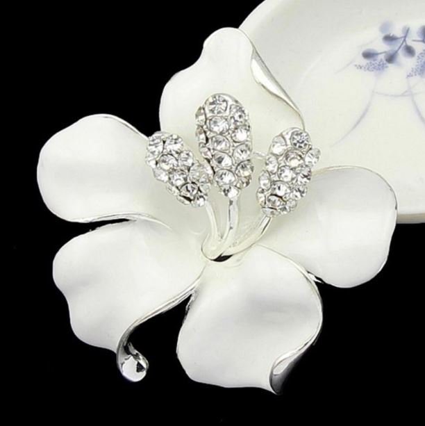 Rsslyn Fantastic White Flower Brooch for Women White Brooch Special ...