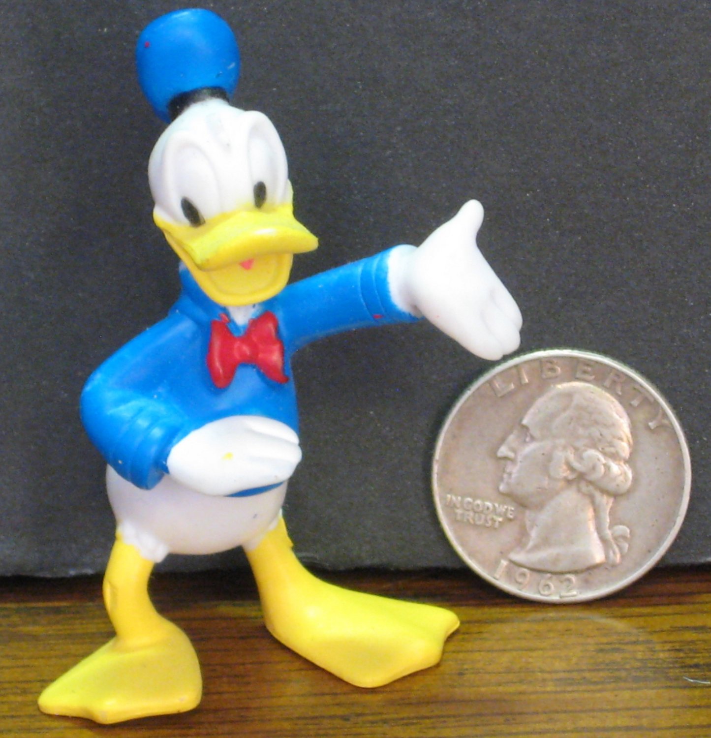 Disney Donald Duck 2.5" PVC Plastic Figure - Beverly Hills Teddy Bear