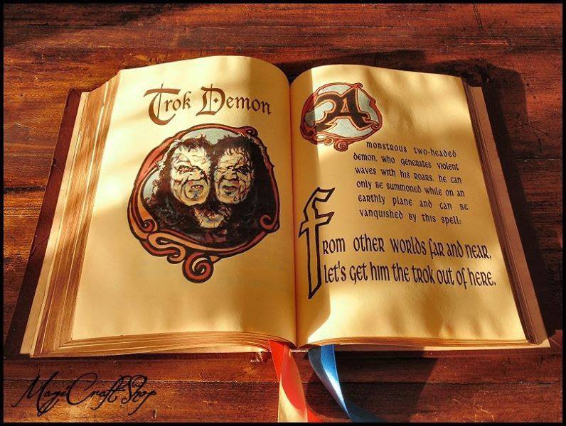 CHARMED Book of Shadows with ORIGINAL PAGES in english - BIG SIZE