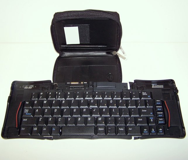 STOWAWAY PORTABLE KEYBOARD TARGUS PA820 in LEATHER CASE