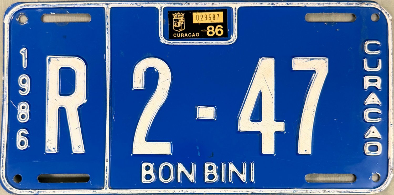 1986 Curacao (Bon Bini) License Plate (R 2-47)