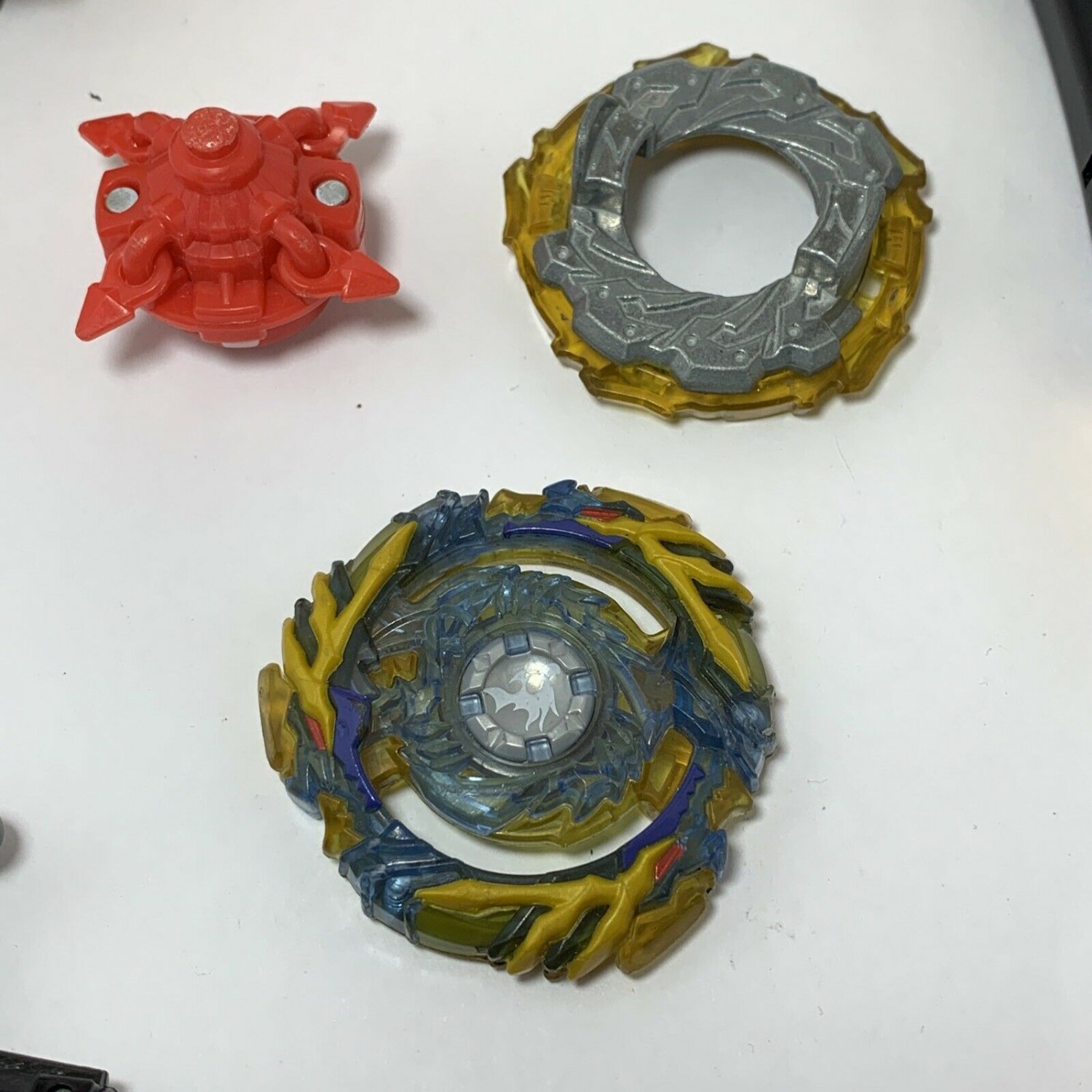 Beyblade Burst Evolution Switch Strike -Drain Fafnir with launcher hasbro