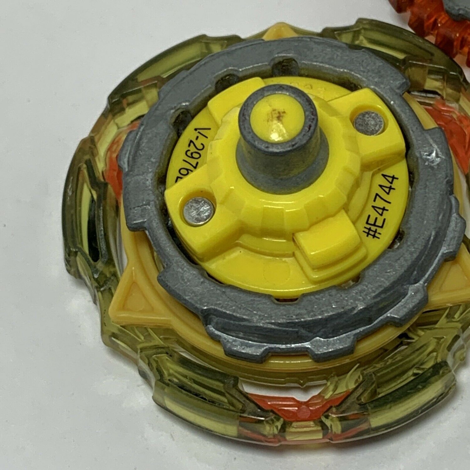 Beyblade Burst Turbo Slingshock Spiral Treptune T4 Lava-X Anubion A4 ...