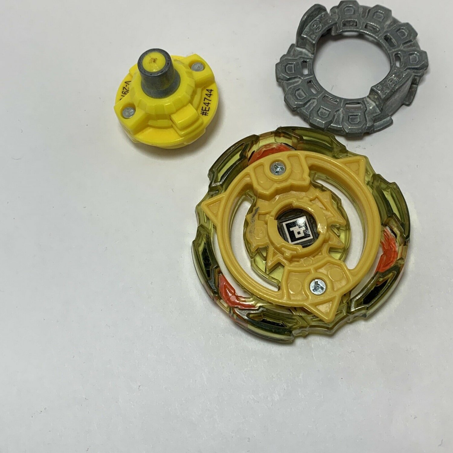 Beyblade Burst Turbo Slingshock Spiral Treptune T4 Lava-X Anubion A4 ...