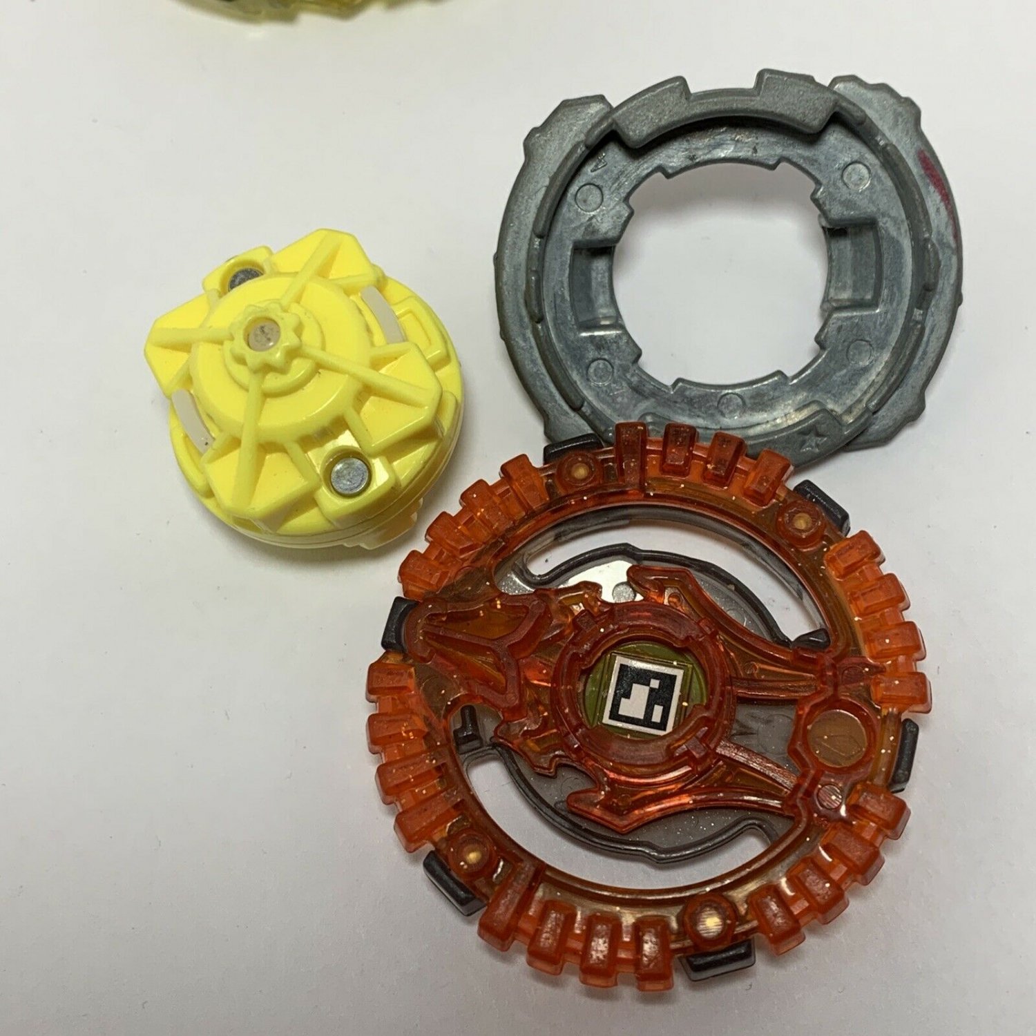 Beyblade Burst Turbo Slingshock Spiral Treptune T4 Lava-X Anubion A4 ...