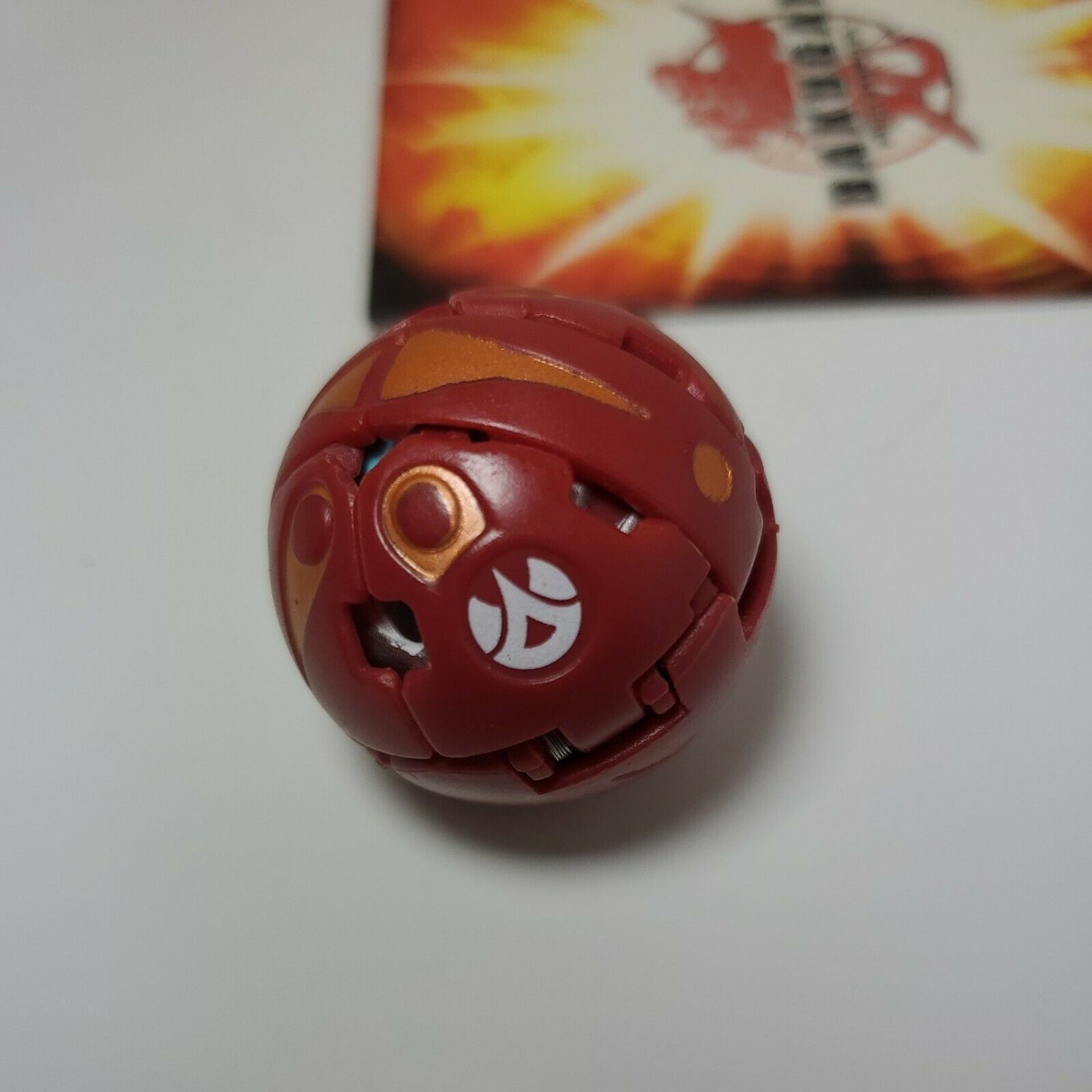 Bakugan Tentaclear Red Pyrus B2 Bakuclear 450G & Cards