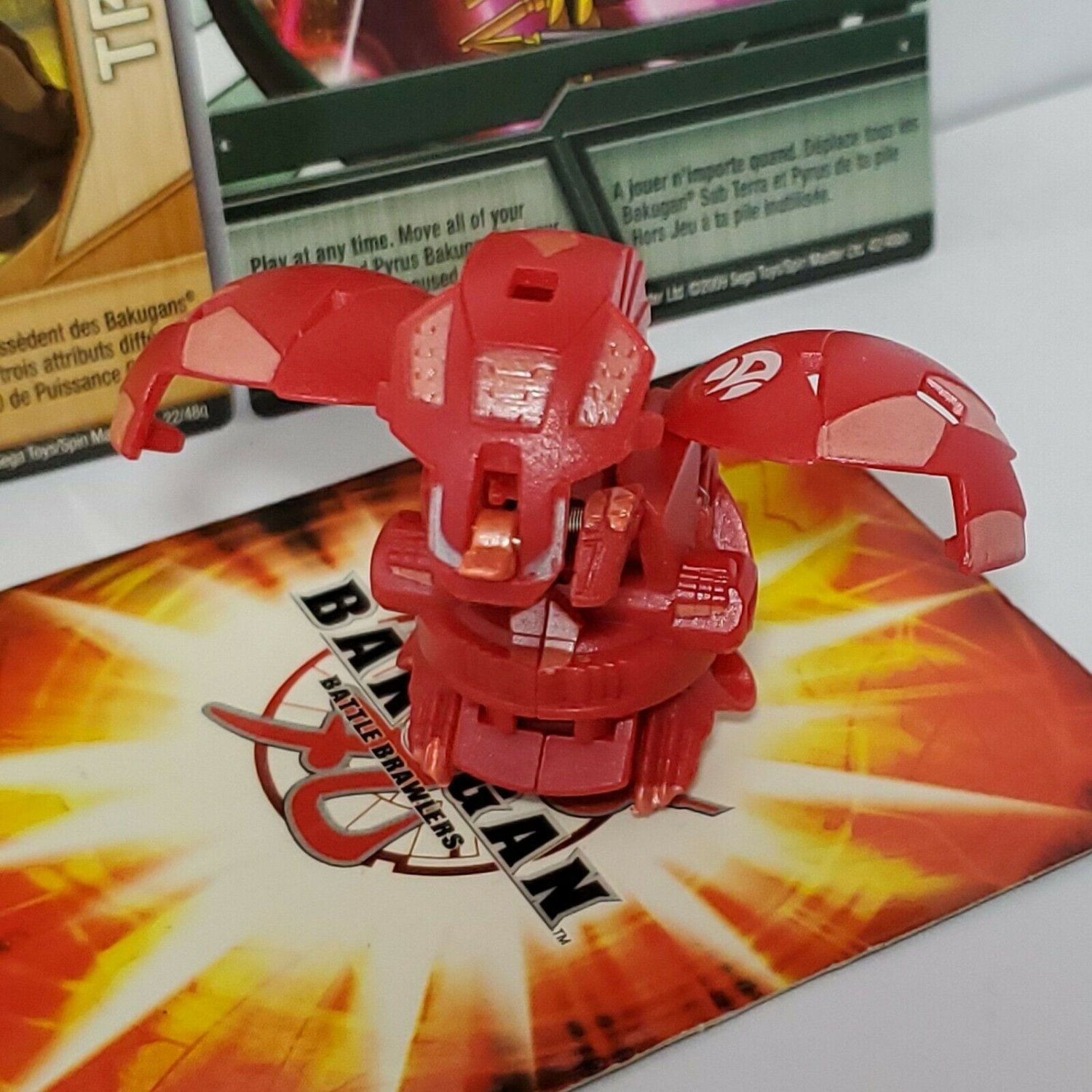 Bakugan Hades Red Pyrus New Vestroia 480G & 2 cards