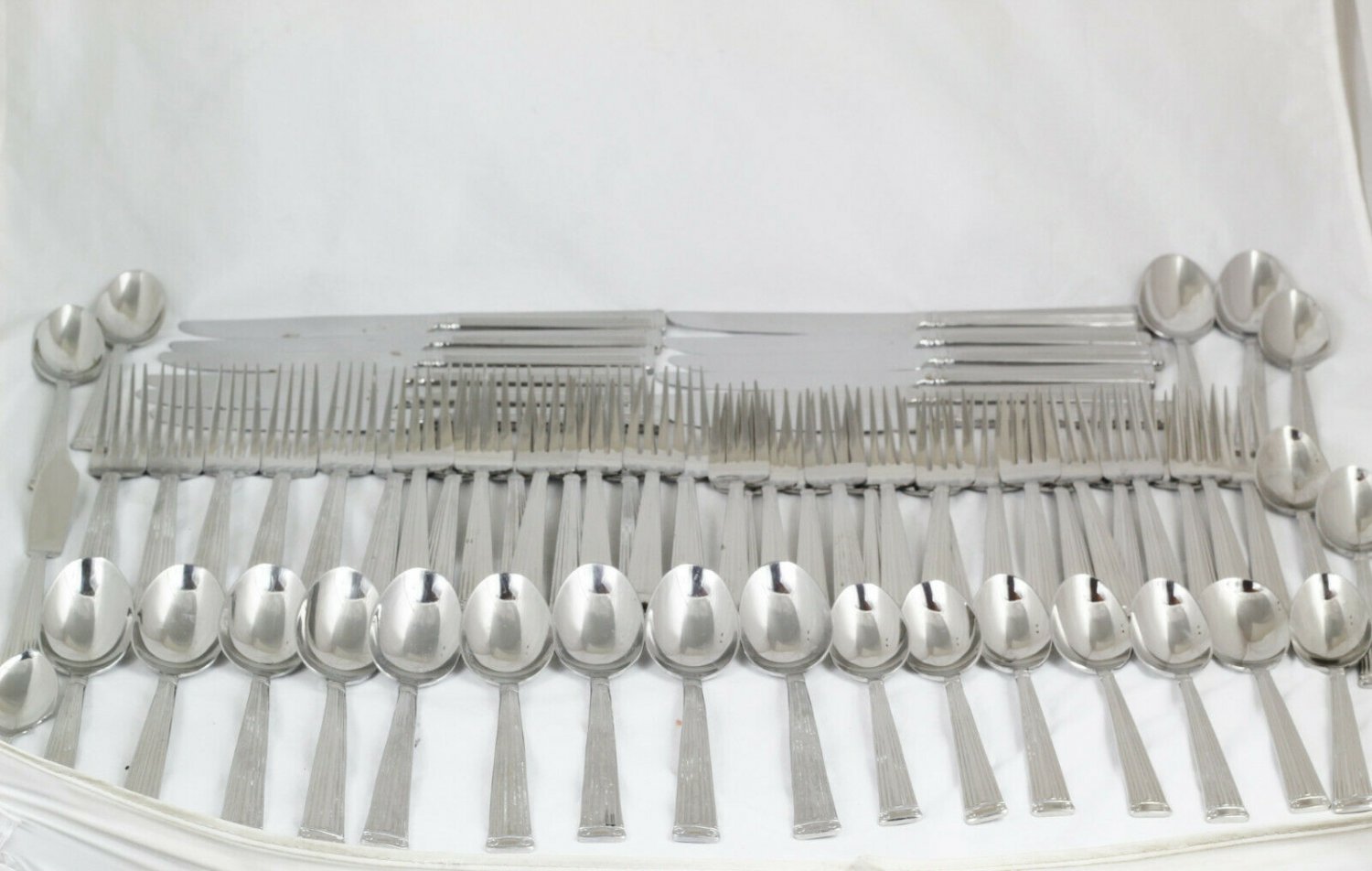 Reed and Barton Set of 84 Flatware Stainless China 18/10