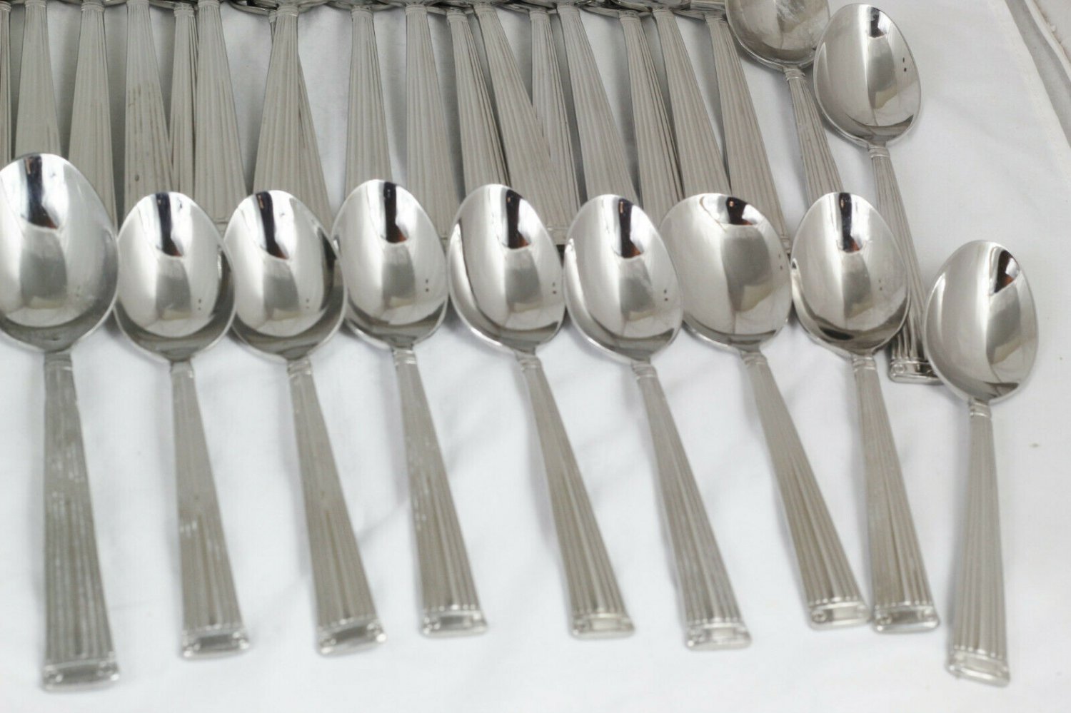 Reed and Barton Set of 84 Flatware Stainless China 18/10