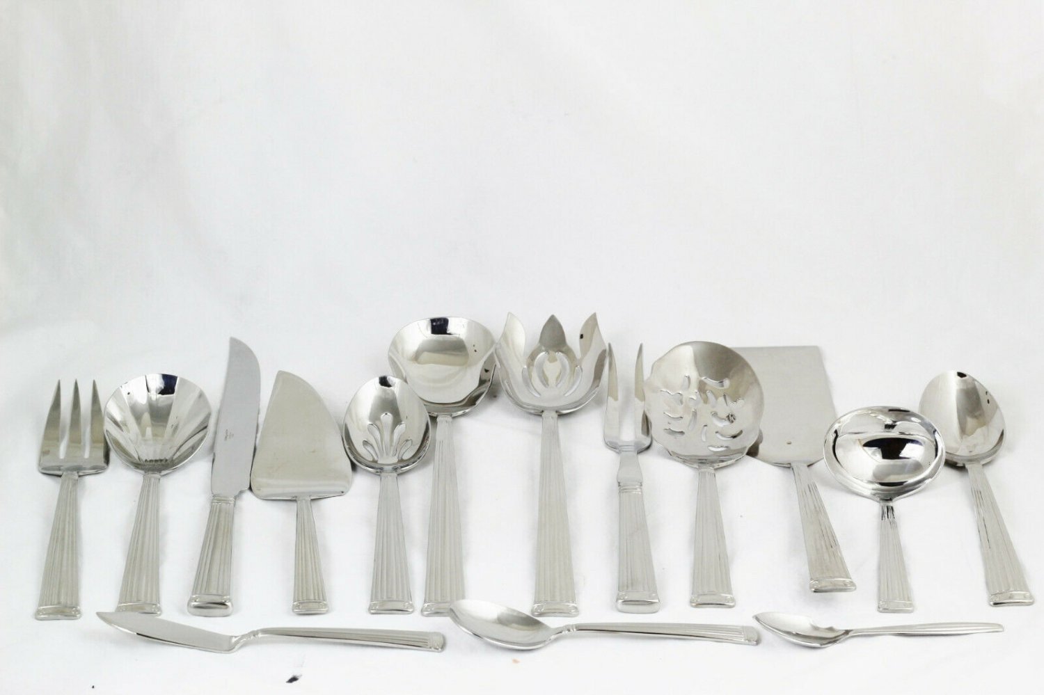 Reed and Barton Set of 84 Flatware Stainless China 18/10