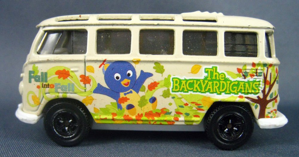 1998 MATCHBOX THE BACKYARDIGANS VOLKSWAGEN VW BUS TRANSPORTER DIECAST CAR