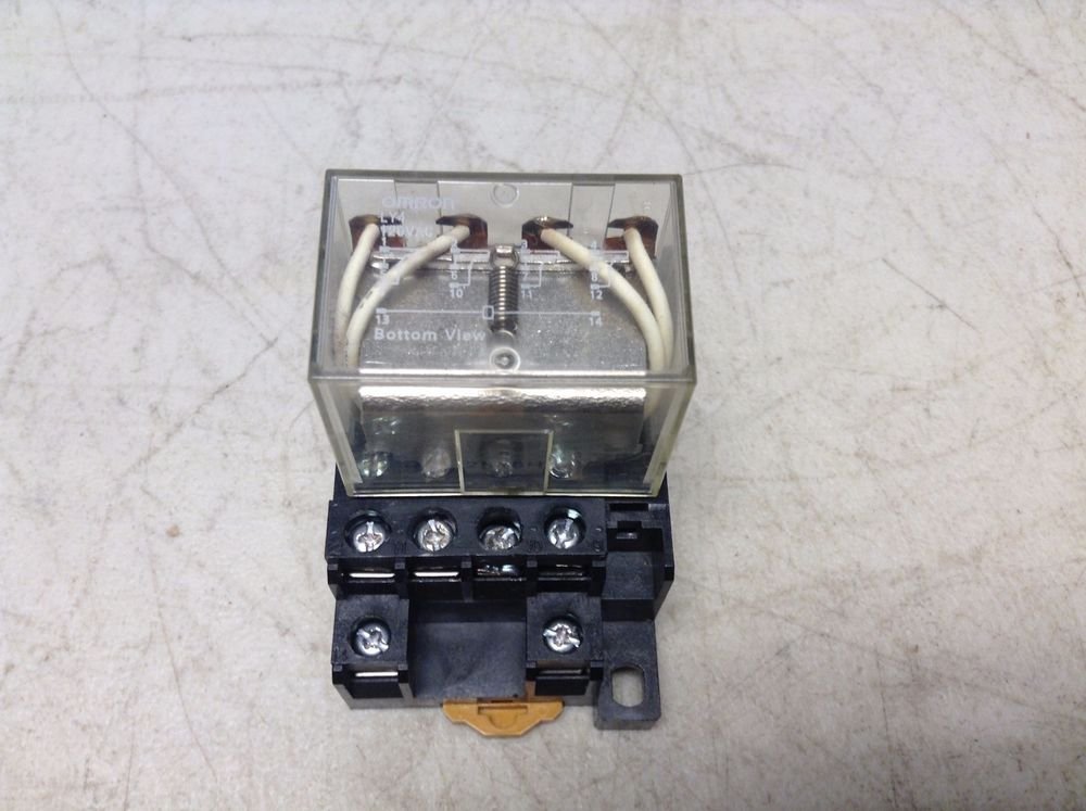 Omron LY4 120 VAC Relay with Base