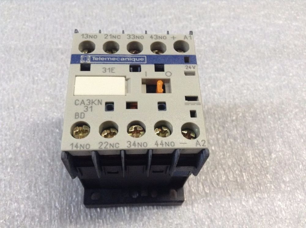Telemecanique CA3KN31BD 24 VDC Control Relay CA3KN31 BD (TB)