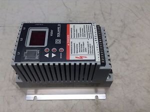 Square D VSD07 U18 S60 590 VAC In 1 HP VFD Motor Drive VSD07U18S60