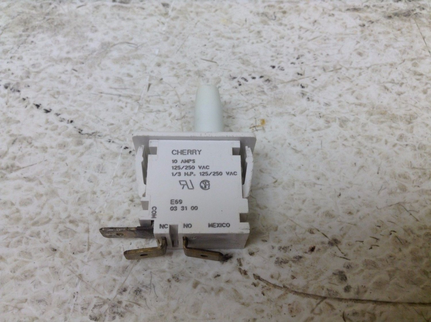 Cherry E69 Door Switch 10 Amp 125/250 VAC 03 31 00 033100