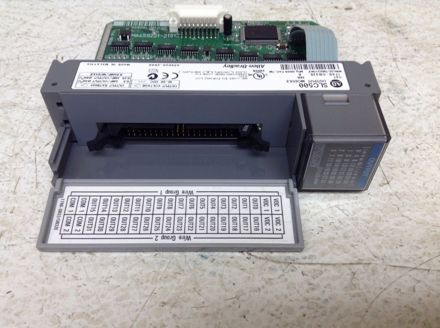 Allen Bradley 1746-OB32E Ser. A 10-50 VDC Source Output Module SLC 500 ...