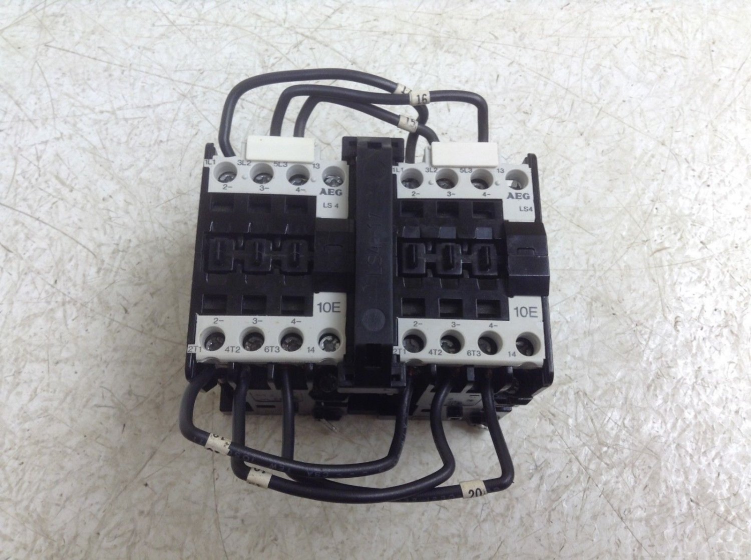 AEG LS4 Reversing Motor Starter 110/120 VAC Coil 7.5 HP @ 480 V 10E LS4.10