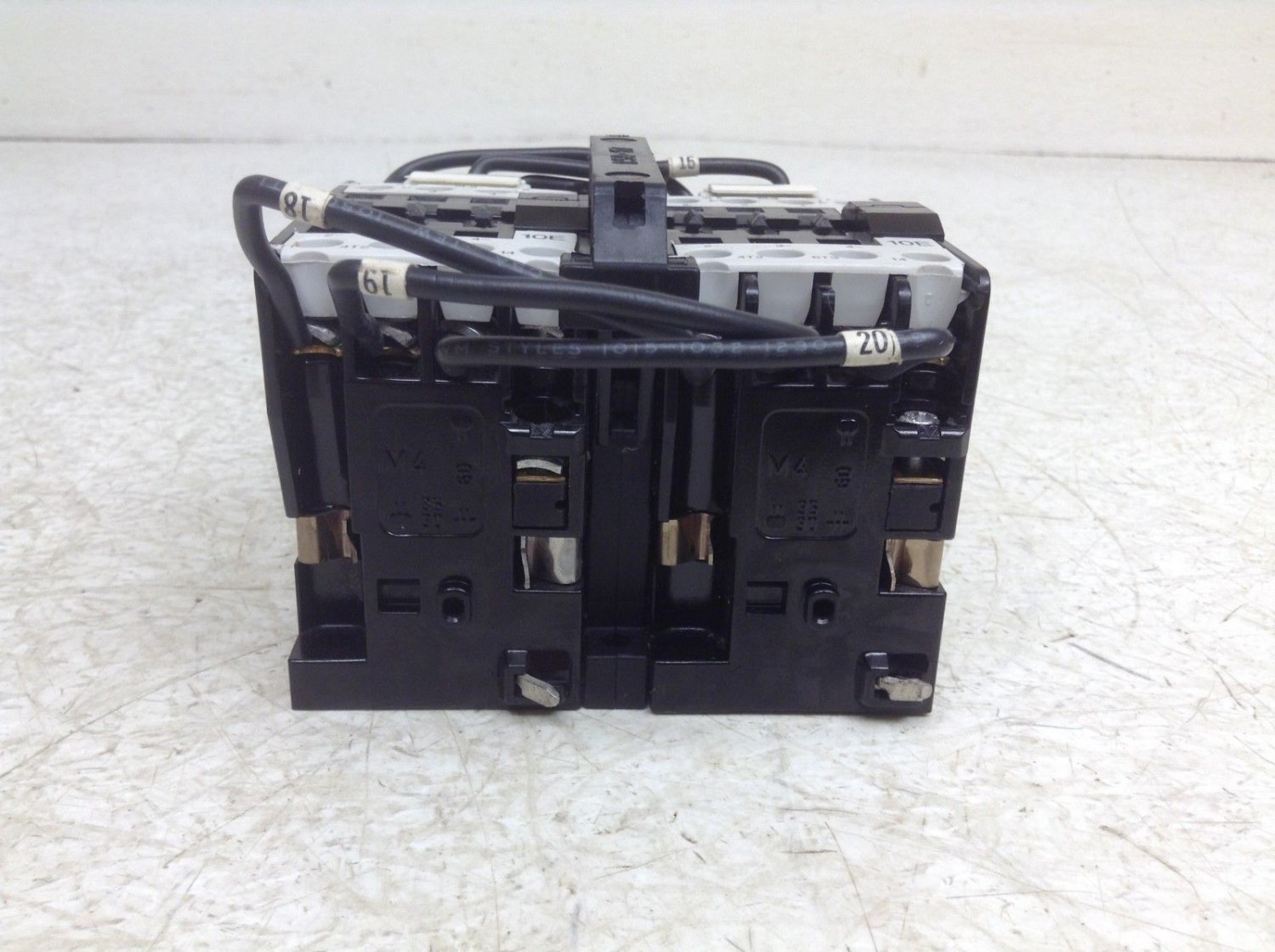 AEG LS4 Reversing Motor Starter 110/120 VAC Coil 7.5 HP @ 480 V 10E LS4.10