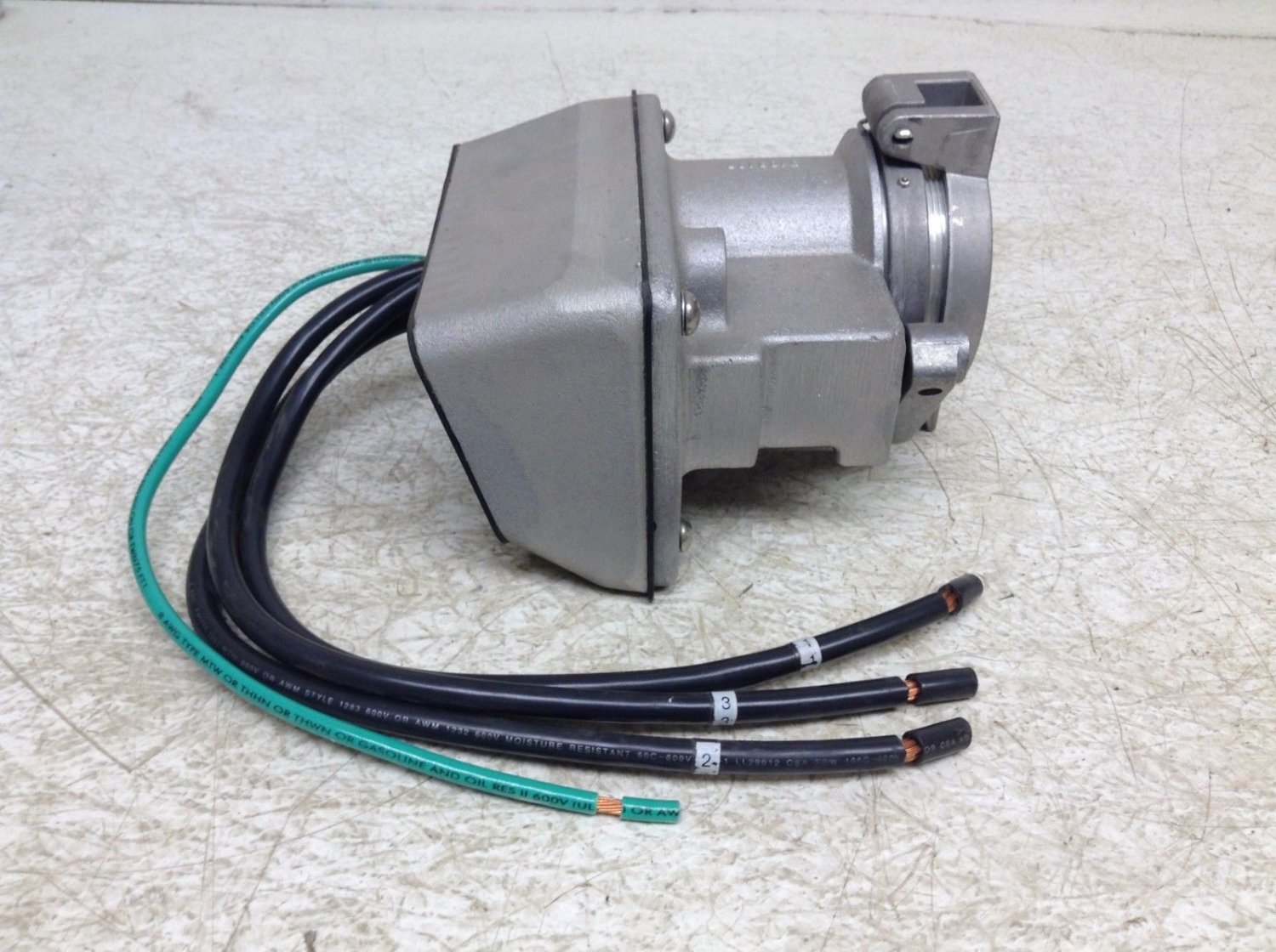 Cooper Crouse Hinds WBR6442 60 Amp 3 Wire 4 Pole Interlocked Receptacle New