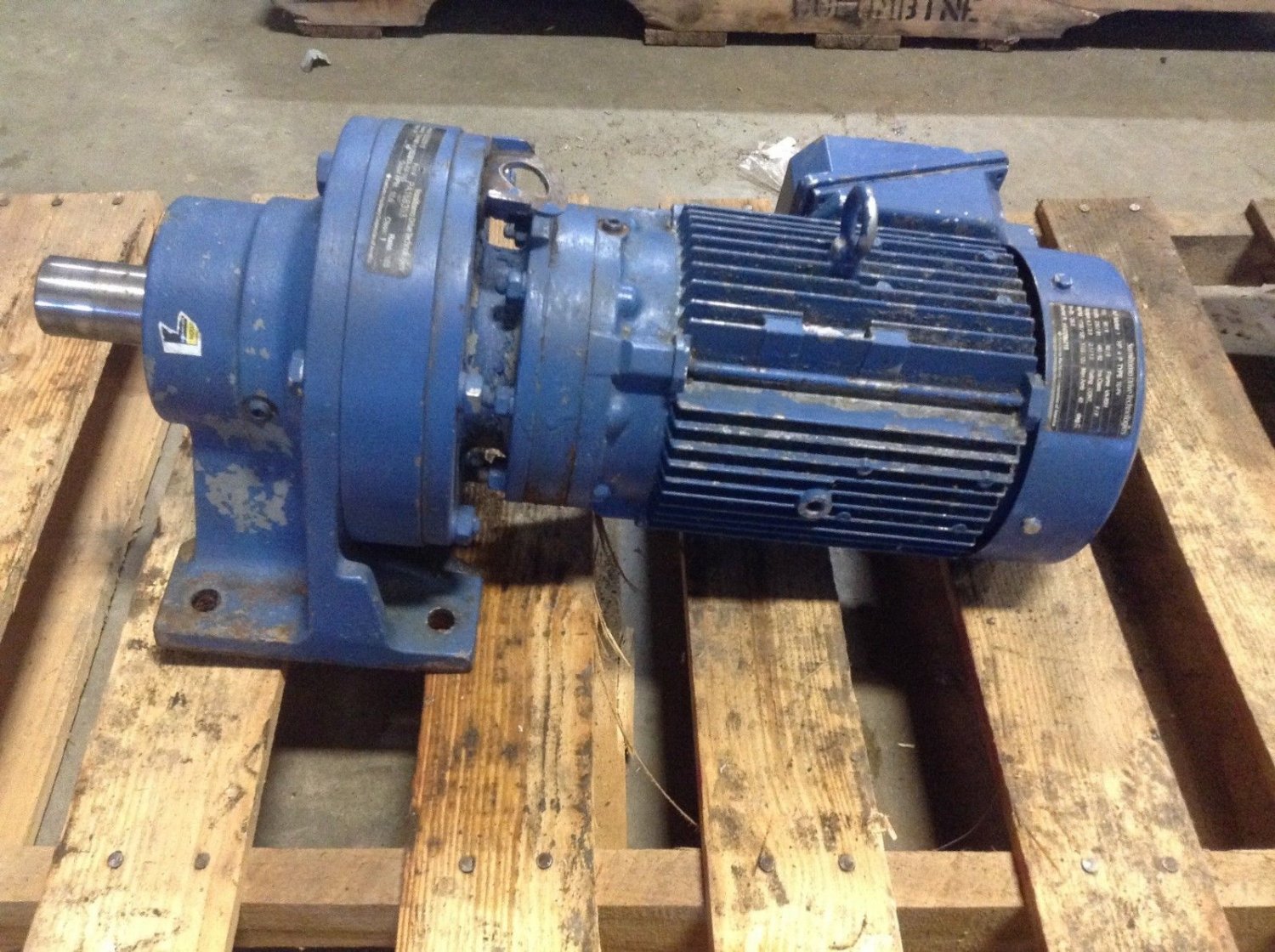 Sumitomo Drive Technologies PA168393 Gear Box 165:1 1 HP CNHM1-6125DBYA ...