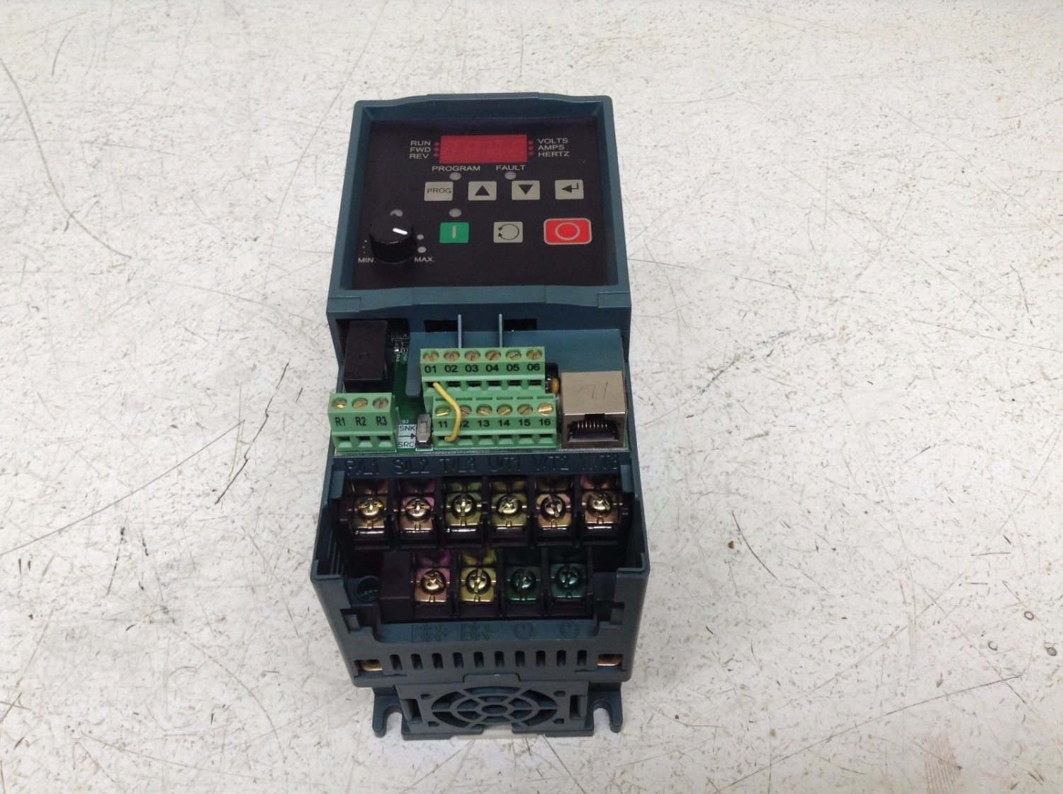 Reliance Electric 6MD400P5 0.4 kW 0.5 HP 380-480 VAC VFD AC Drive 6MDDN ...