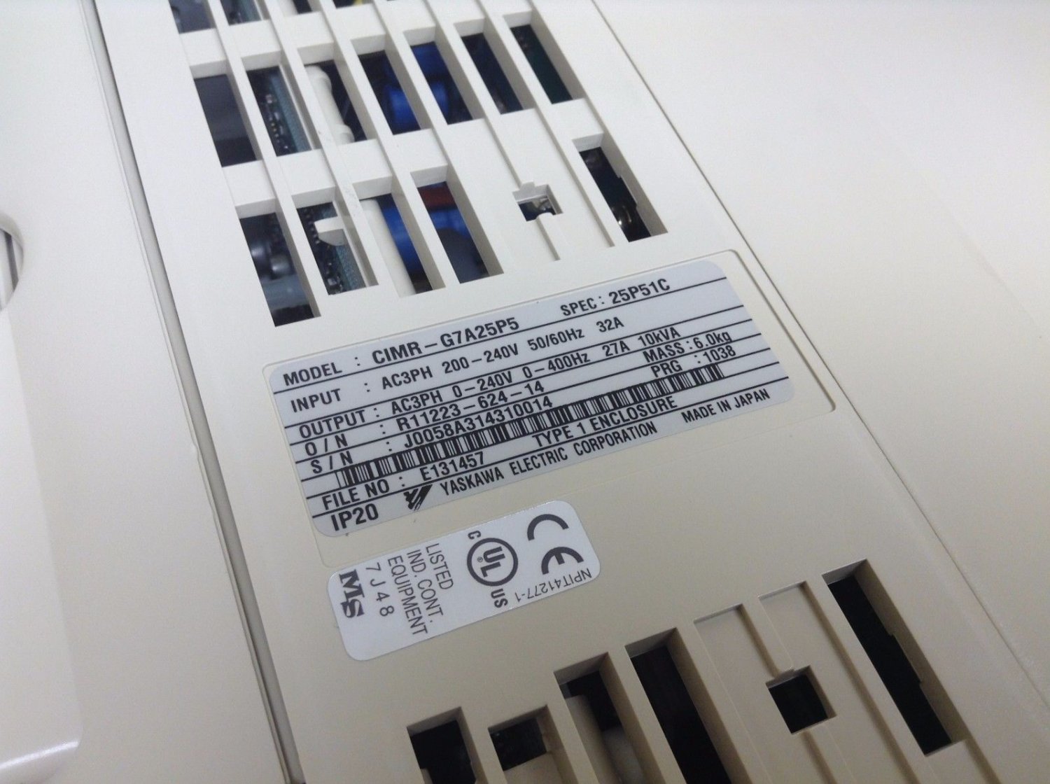 Yaskawa CIMR-G7A25P5 200-240 VAC In 27 Amp 10 kVA Drive CIMRG7A25P5 G7 Varispeed