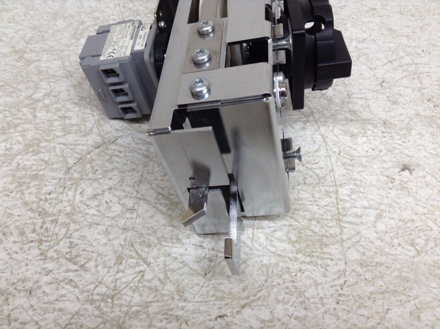 ABB 3HAC1432-1 Rotary Switch Door Interlock Sontheimer LT-FH7-001 (TSC)