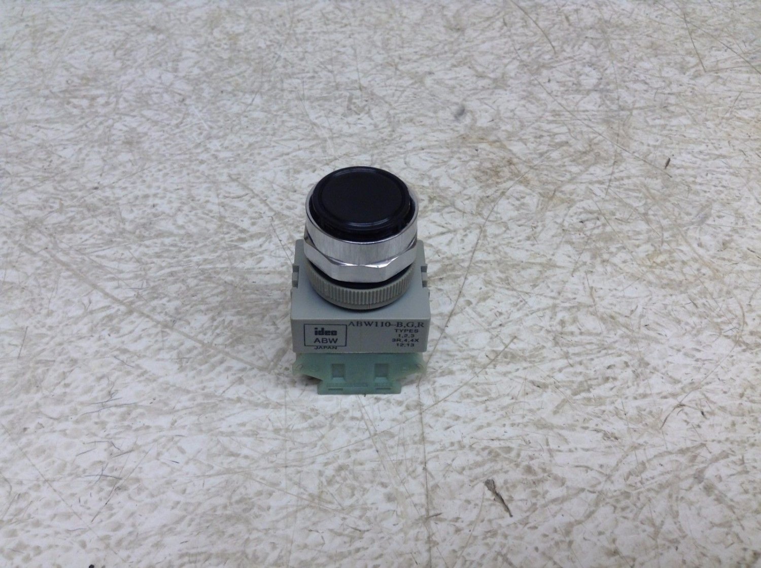 Idec ABW110-B,G,R Black Momentary Push Button ABW TW-C10