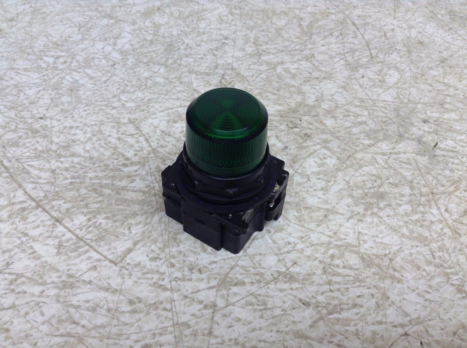 Cutler Hammer Eaton 10250T 91000T 120 V Green Illuminated Light Indicator