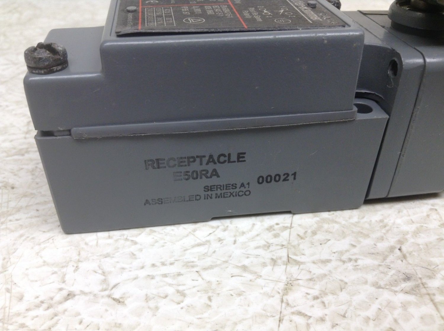 Cutler Hammer Eaton E50SA Limit Switch E50RA E50DR1