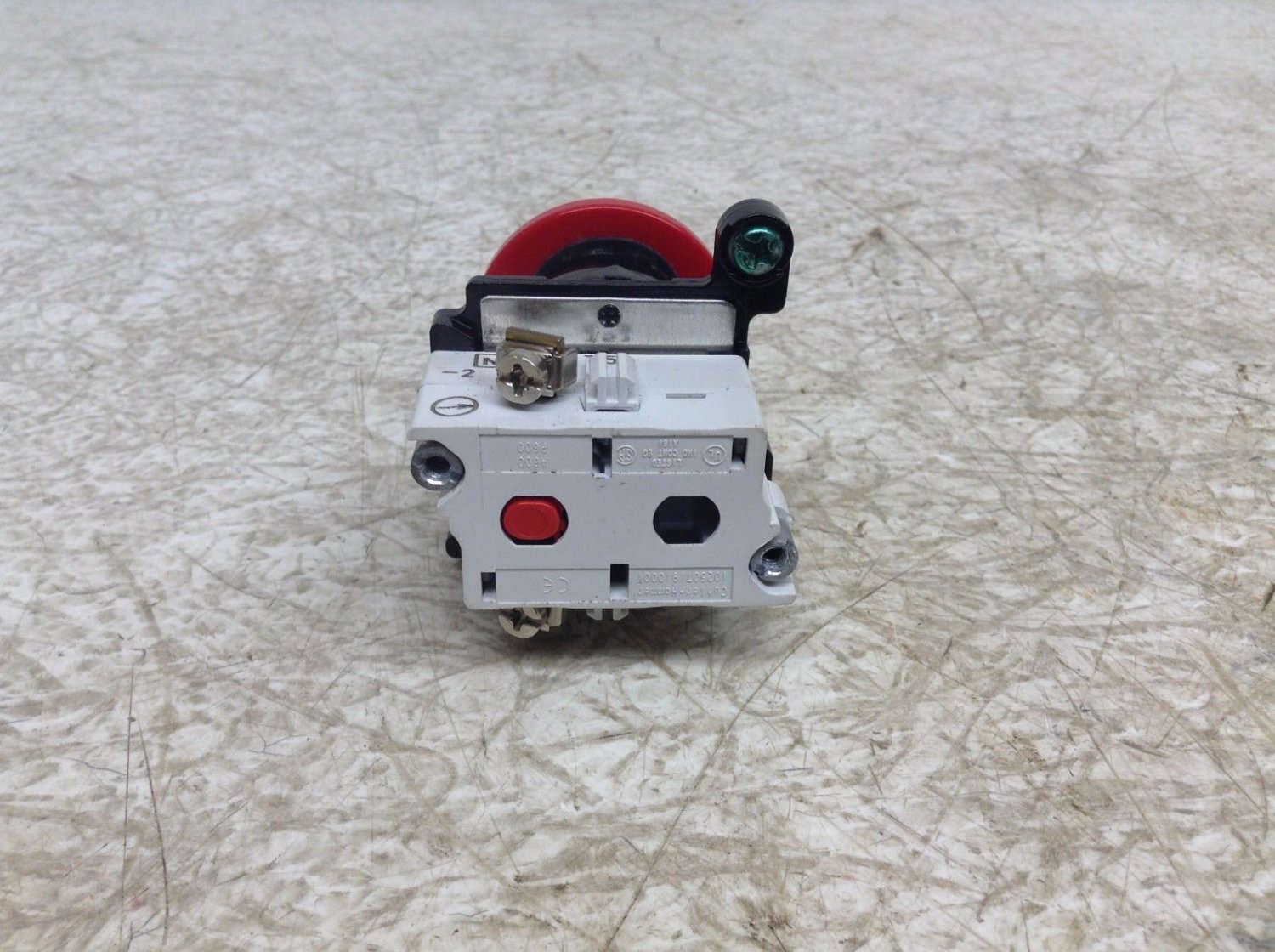 Cutler Hammer Eaton 10250T/91000T T3806 Emergency Stop Red Push Pull Button