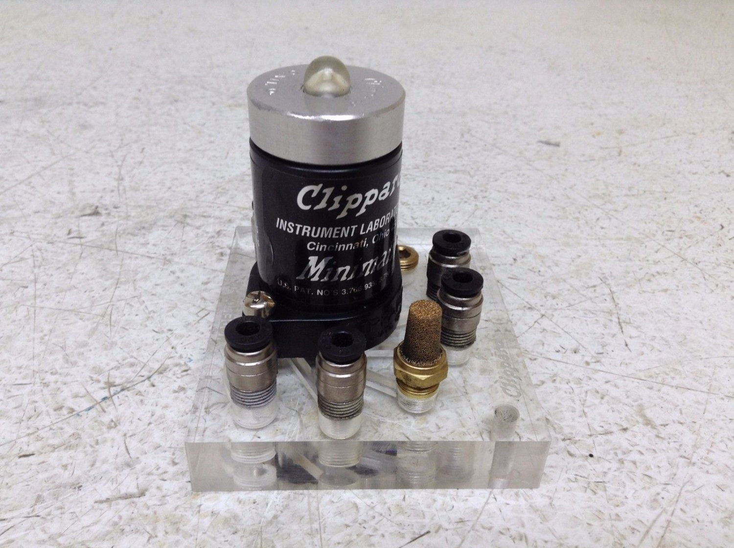 Clippard Minimatic R 431 CM-02 Lock In 4 Way Valve R431 (TSC)