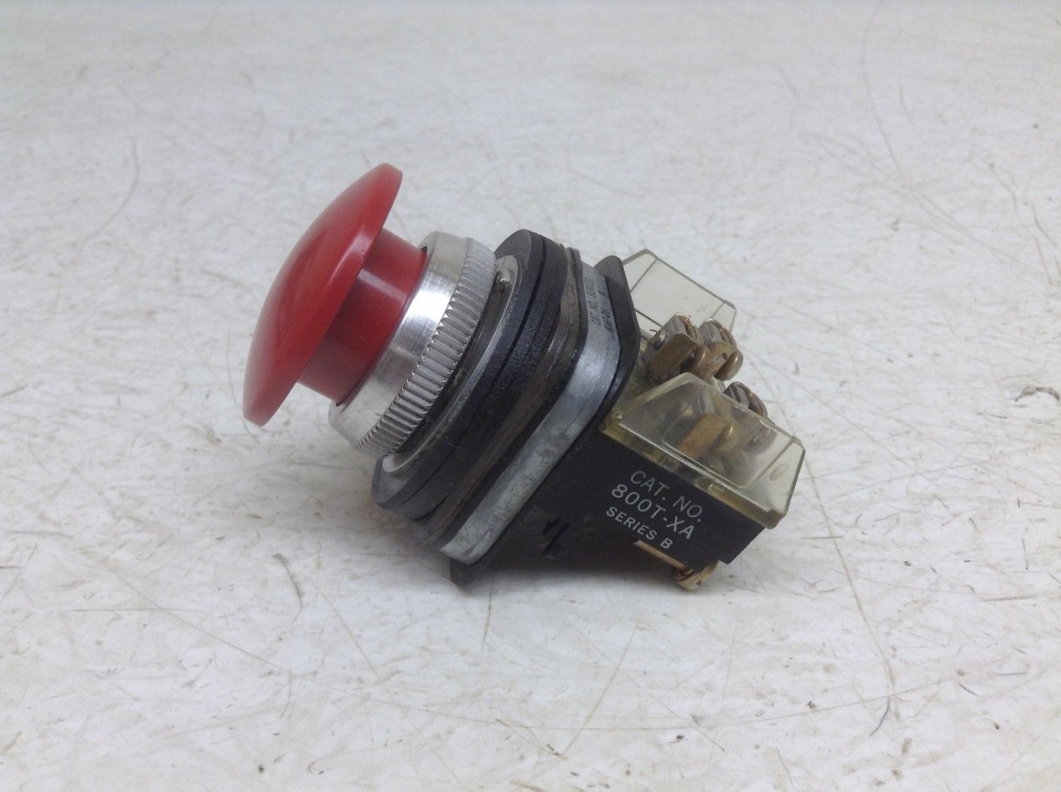 Allen Bradley 800T-D6 Red Mushroom Head Push Button 800TD6 Ser A