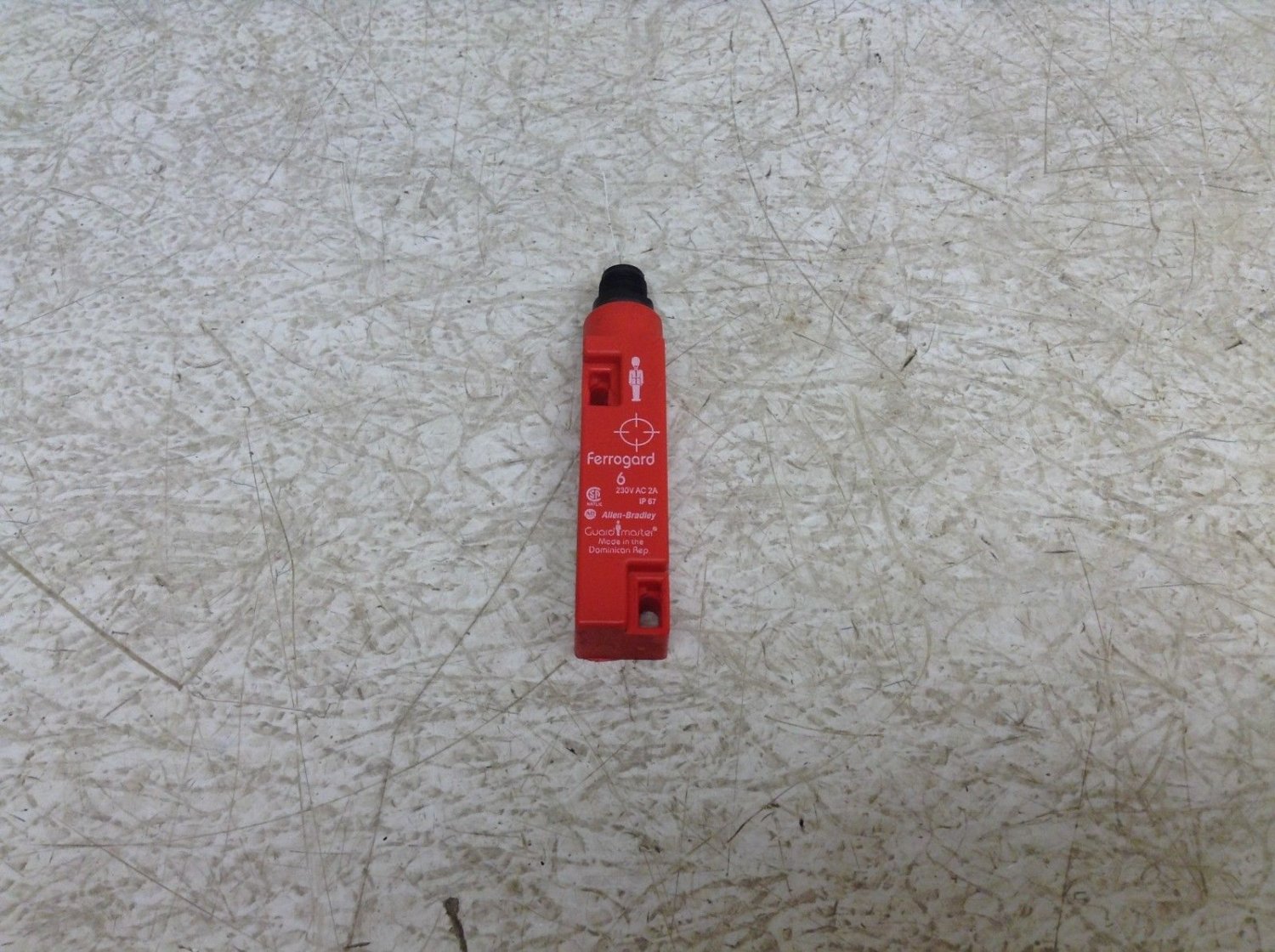 Allen Bradley 440N-G02095 B FRS-6 Safety Sensor Ferrogard 6 Guard master