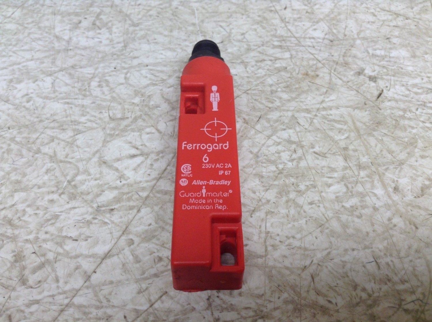 Allen Bradley 440N-G02095 B FRS-6 Safety Sensor Ferrogard 6 Guard master