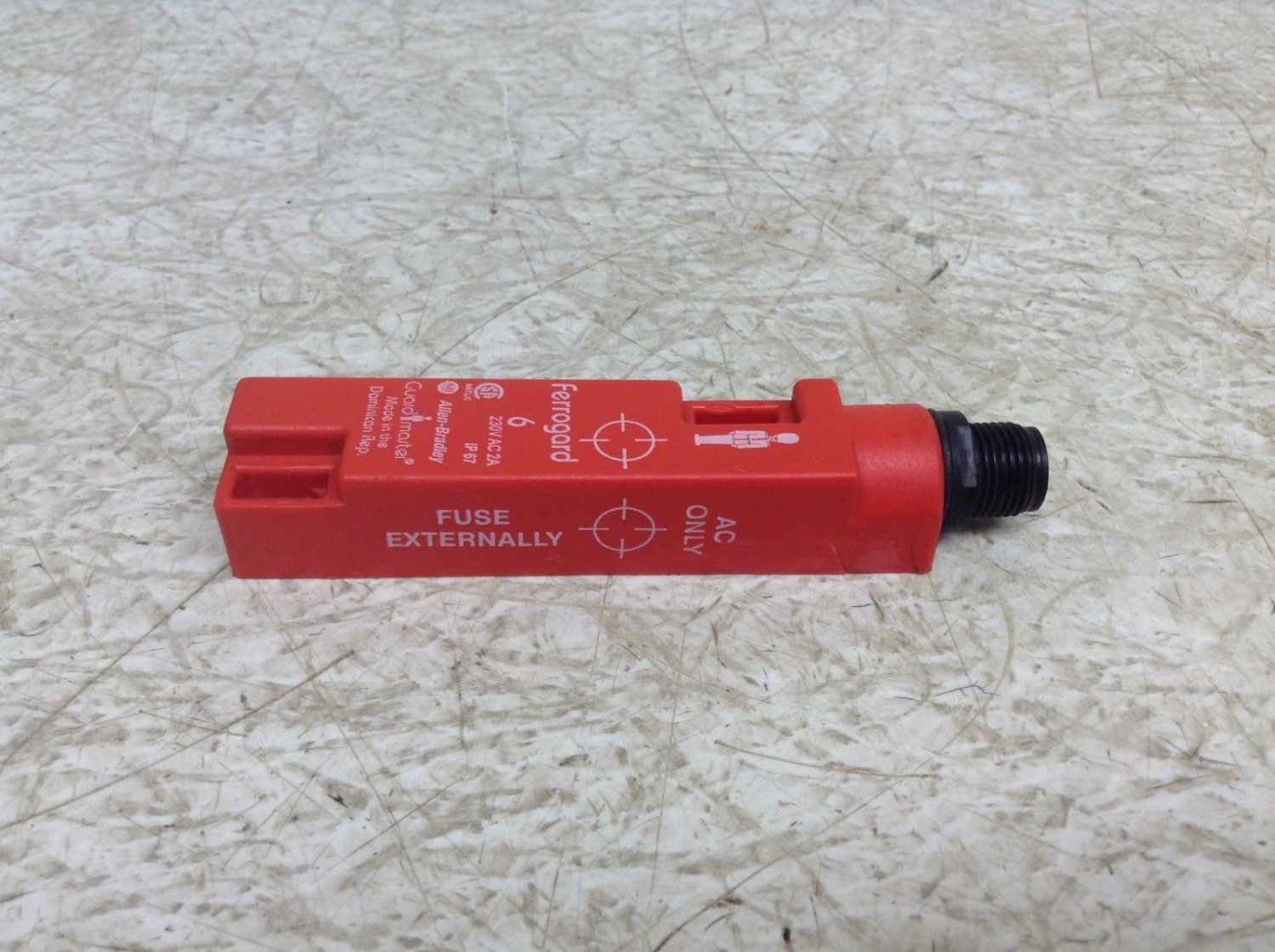 Allen Bradley 440N-G02095 B FRS-6 Safety Sensor Ferrogard 6 Guard master