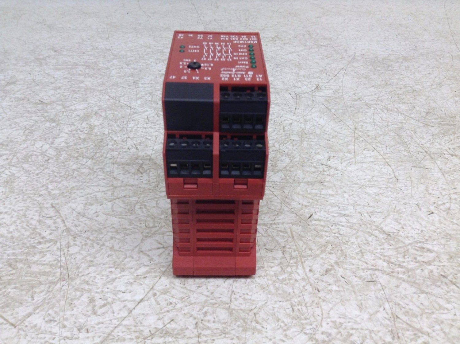 Allen Bradley 440R-M23143 MSR138DP 24 V AC/DC Safety Relay 440RM23143