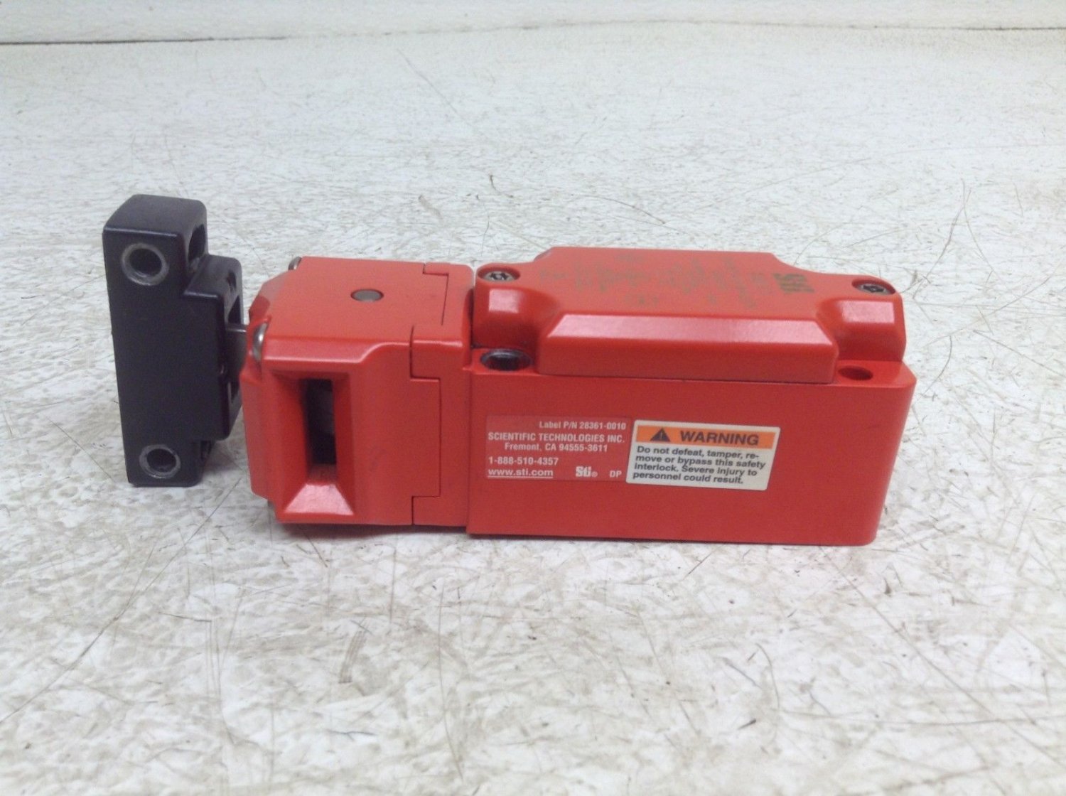 STI Guardmaster 44533-0110 Safety Interlock Switch T4011-021SN Guard Master